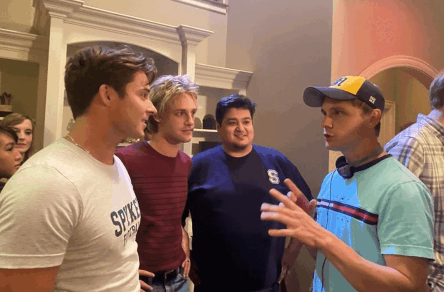 Entrevista con el director y productor de «Bad Haircut» (2025) - Cine independiente - Cinencuentro